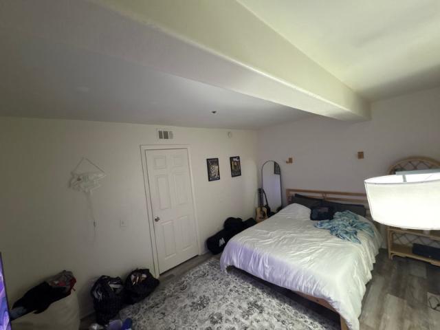 Seeking roommate at the Oxnard Shores