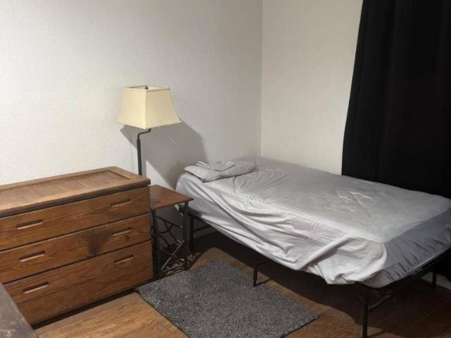 Seeking roommate asap