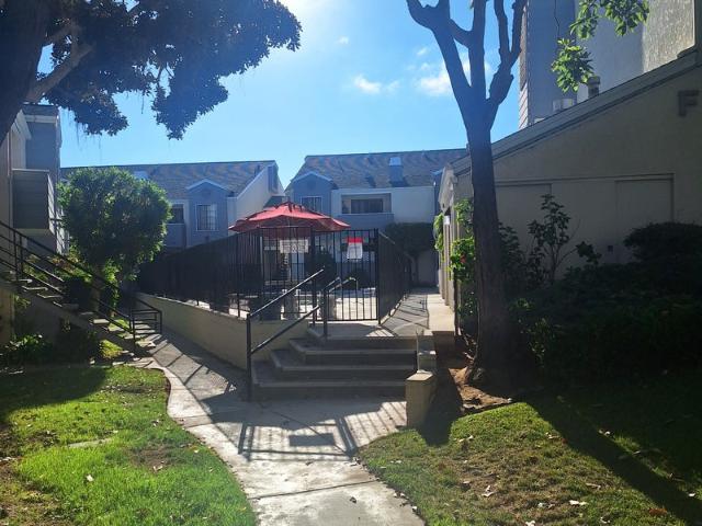 Seeking Roommate in Encinitas