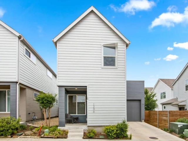 Seeking Roommate in Trinity Groves!