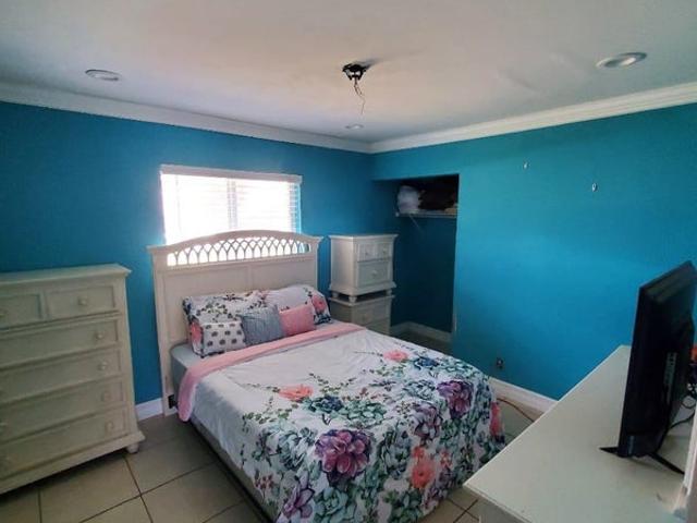 Seeking roommates