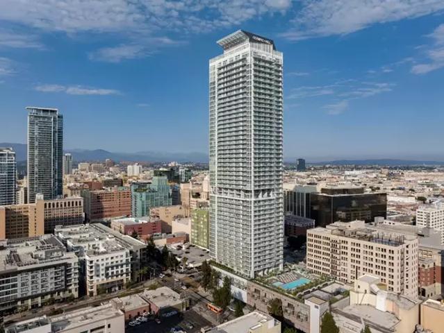 Seeking 2 Female Professional Roommates — Olympic + Hill Skyhome, DTLA