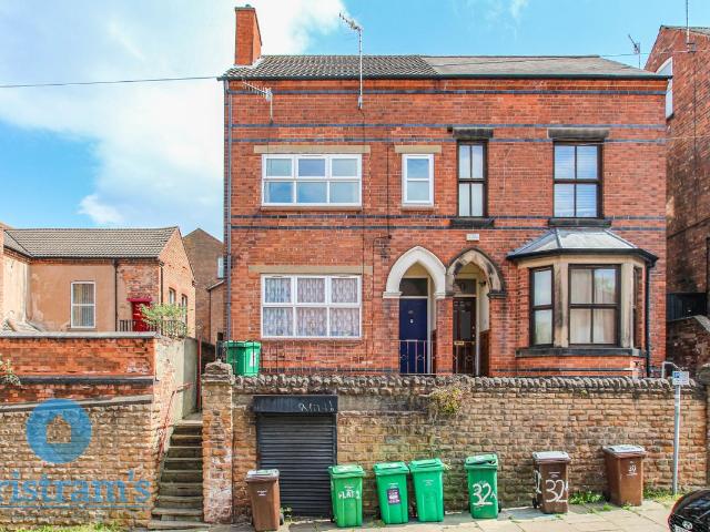 Seely Road, Nottingham NG7, 3 bed flat to rent, £1,050 pcm | PrimeLocation