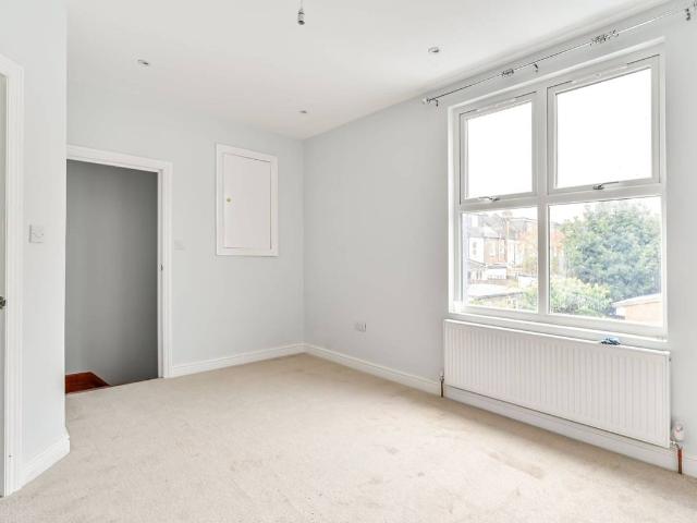 Seely Road, Tooting, London SW17, 3 bed flat to rent, £3,250 pcm | PrimeLocation