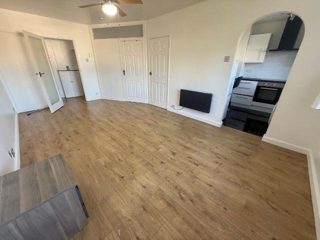 Sefton Court, Enfield EN2, 1 bed flat to rent, £1,495 pcm | PrimeLocation