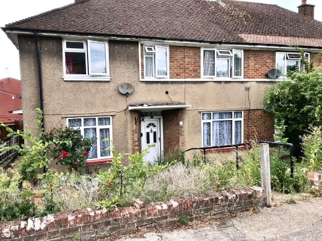 Sefton Avenue, Kenton HA3, 2 bed flat to rent, £1,750 pcm | PrimeLocation