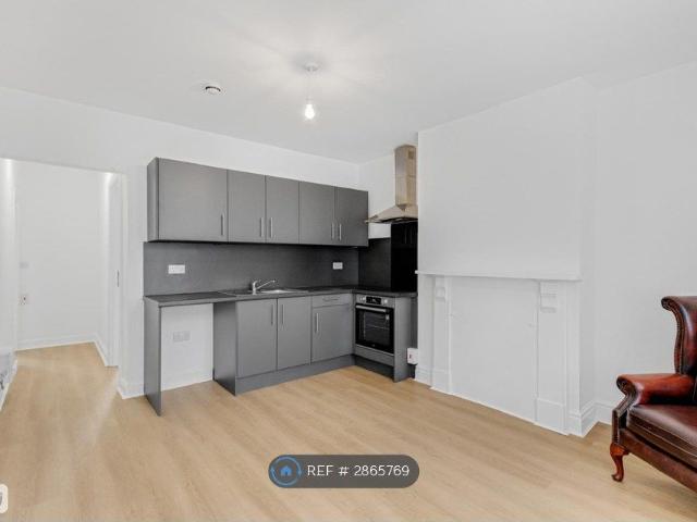 Sefton Avenue, Leeds LS11, 1 bed flat to rent, £1,000 pcm | PrimeLocation
