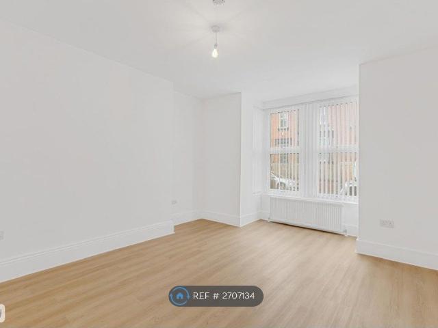 Sefton Avenue, Leeds LS11, 1 bed flat to rent, £1,000 pcm | PrimeLocation