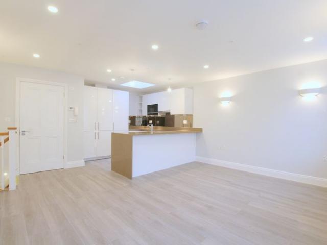 Sefton Street, London SW15, 2 bed flat to rent, £2,700 pcm | PrimeLocation