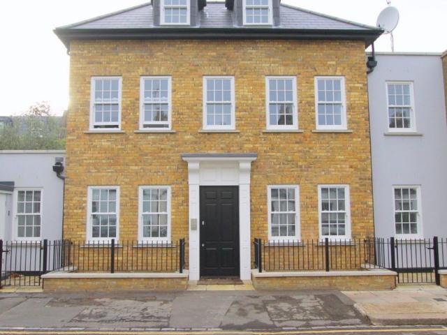 Sefton Street, London SW15, 2 bed flat to rent, £2,900 pcm | PrimeLocation