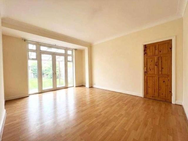 Selvage Lane, Mill Hill, NW7