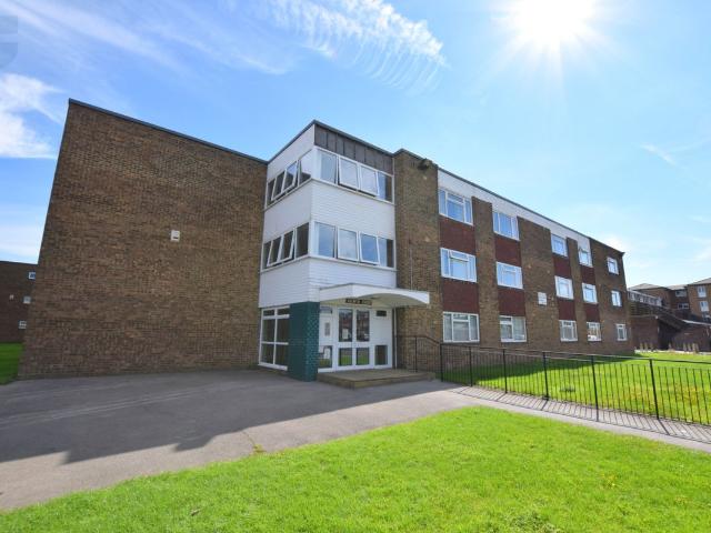 Selwyn Court, Aylesbury, Buckinghamshire HP21, 1 bed flat to rent, £975 pcm | PrimeLocation