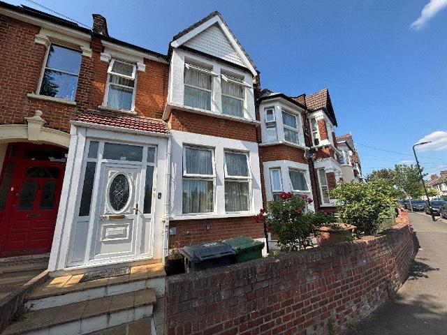 Selwyn Avenue, London E4, 1 bed property to rent, £950 pcm | PrimeLocation