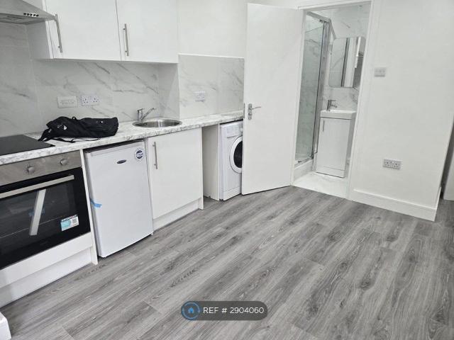 Selwyn Avenue, London E4, Studio to rent, £1,000 pcm | PrimeLocation