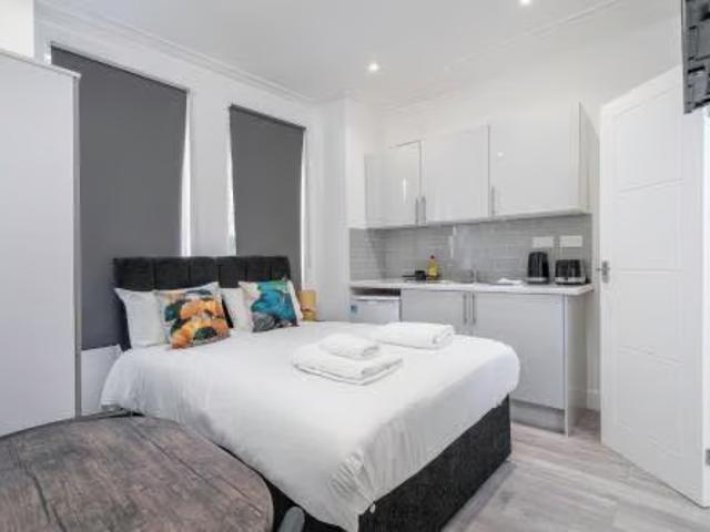 Selwyn Road, London NW10 Studio to rent £1,450 pcm £335 pw