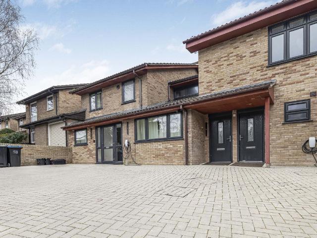 Selborne Road, Croydon CR0, 3 bed flat to rent, £2,400 pcm | PrimeLocation