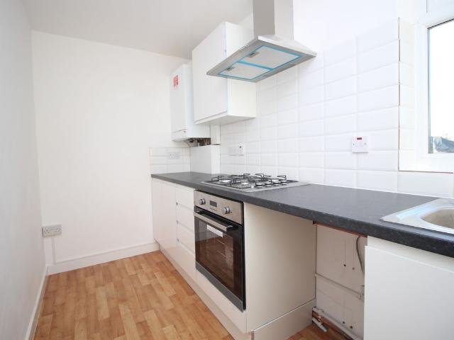Selborne Road, Ilford IG1, 2 bed flat to rent, £1,500 pcm | PrimeLocation