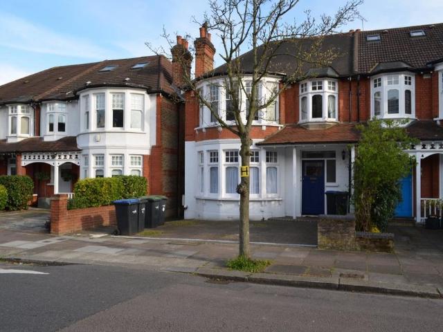 Selborne Road, Southgate 1 bed maisonette to rent £1,695 pcm £391 pw
