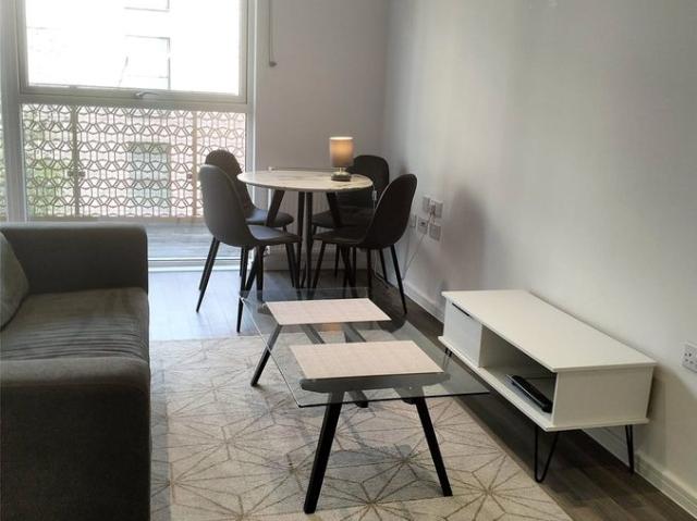 Selbourne Avenue, Hounslow TW3, 1 bed flat to rent, £1,700 pcm | PrimeLocation