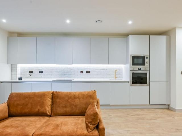 Selbourne Road, Walthamstow, E17 1 bed flat to rent £2,380 pcm £549 pw