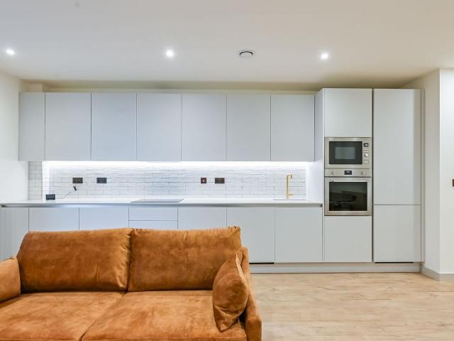 Selbourne Road, Walthamstow E17, 1 bed flat to rent, £2,555 pcm | PrimeLocation