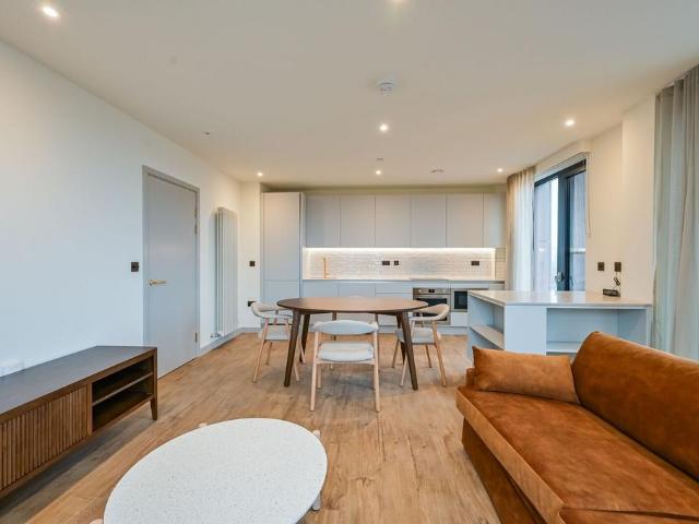 Selbourne Road, Walthamstow, E17 1 bed flat to rent £2,825 pcm £652 pw
