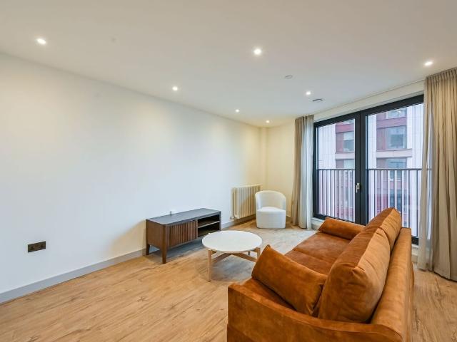 Selbourne Walk, Walthamstow E17, 2 bed flat to rent, £2,860 pcm | PrimeLocation