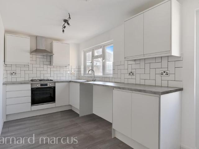 Selby Gardens, SOUTHALL 3 bed house to rent £2,400 pcm £554 pw