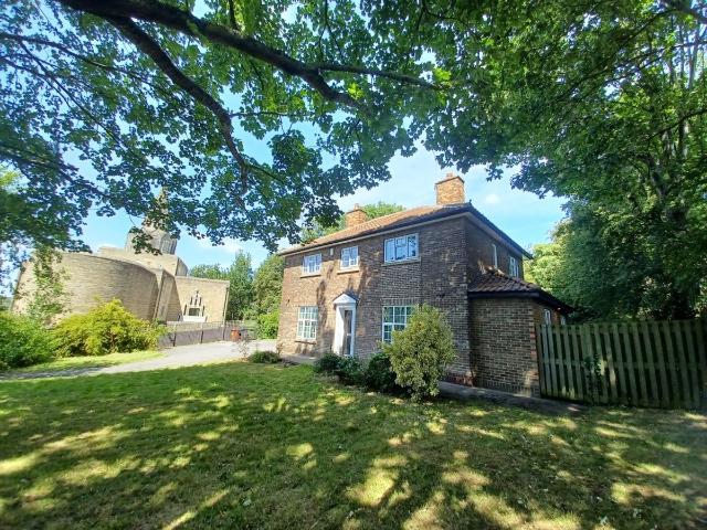 Selby Road, Leeds, West Yorkshire LS15, 4 bed detached house to rent, £1,300 pcm | PrimeLocation