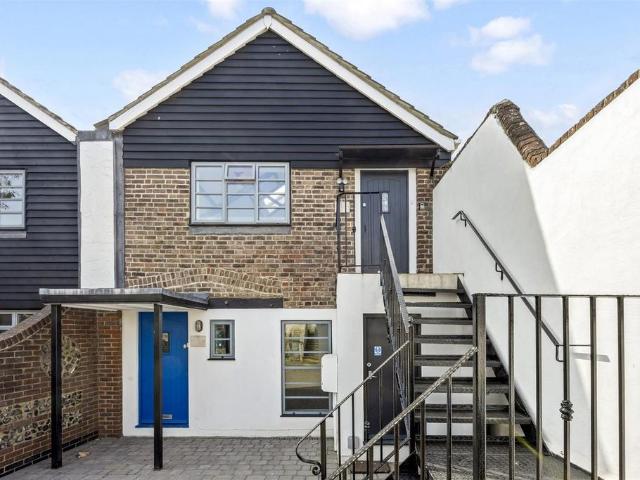 Selden Road, Worthing BN11 1 bed flat to rent £1,125 pcm £260 pw