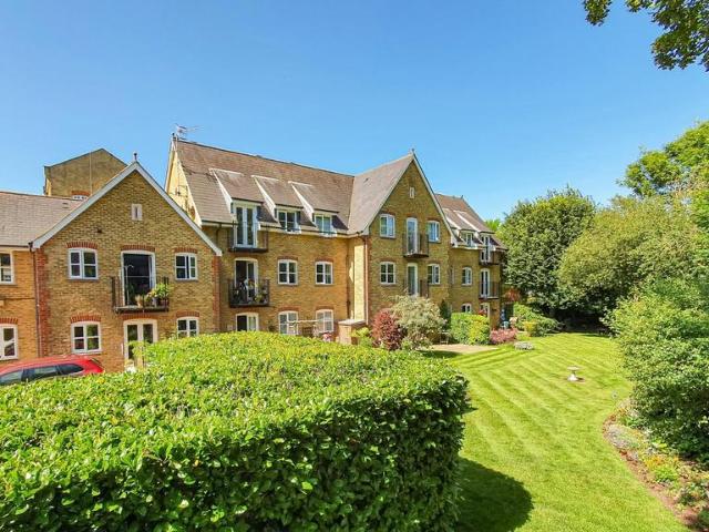 Sele Mill, Hertford 2 bed apartment to rent £1,450 pcm £335 pw