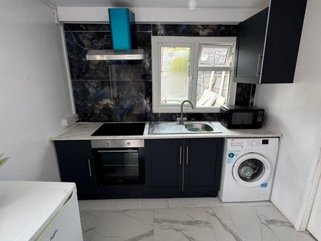 Self contain 1 bedroom flat