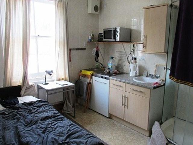 SELF CONTAIN STUDIO FLAT TO LET IN HOLLOWAY, LONDON N7. DSS CONSIDERED Pads for Students