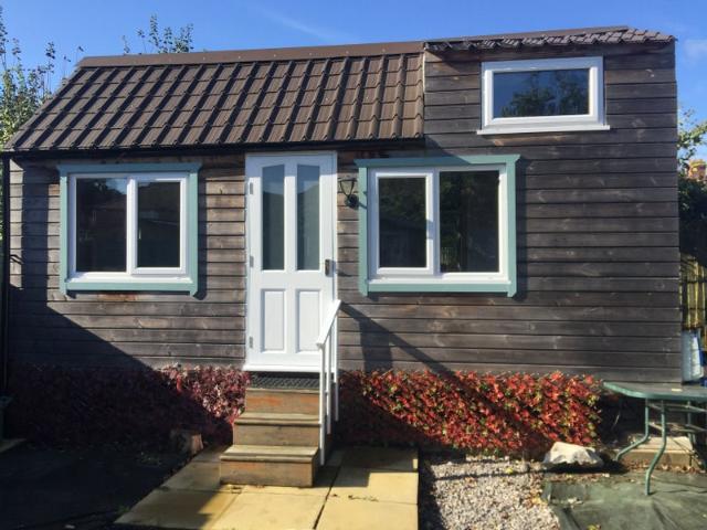 Self contained Studio 1 bed room apartment