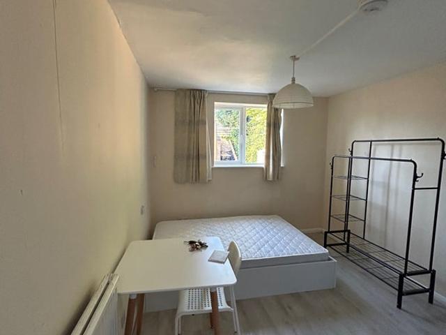 Self contained Studio close to Addenbrookes