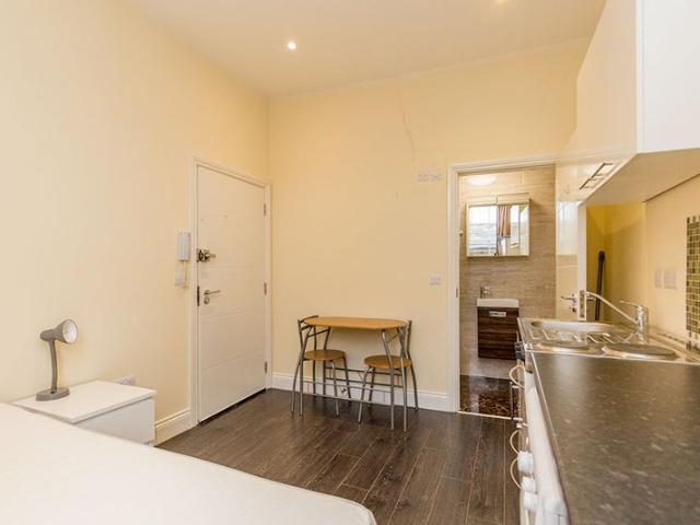 Self Contained Studio Flat All Bills Included