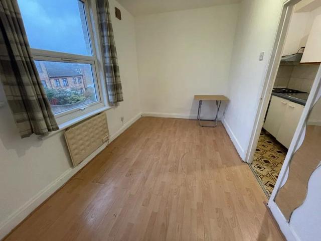Self‑contained studio flat in Wood Green!
