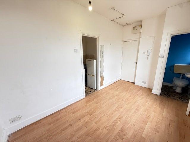 Self‑contained studio flat in Wood Green!