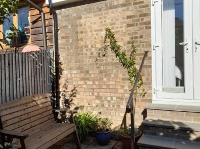 Self contained studio Hemel Hempstead