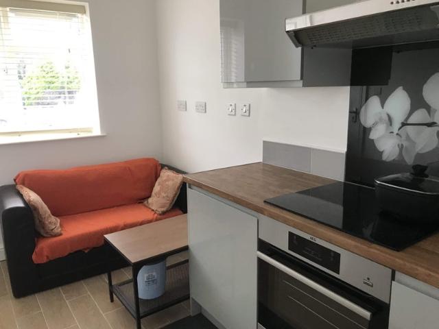 Self contained studio near UWE, bills included