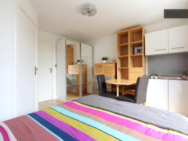 Self Contained Studio Shared House Golders Green