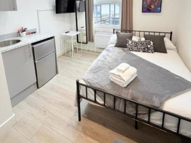 ✨ Self Contained Studios to Let in Holloway