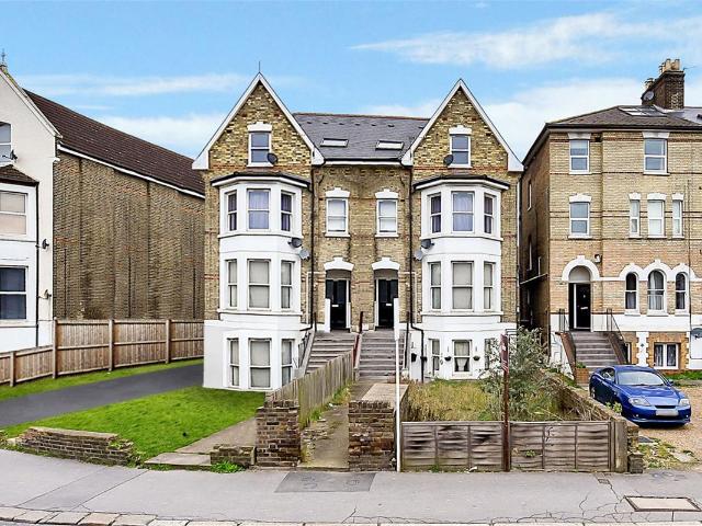 Selhurst Road, London SE25, 1 bed flat to rent, £1,300 pcm | PrimeLocation