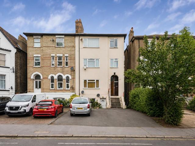 Selhurst Road, London SE25, 1 bed flat to rent, £1,300 pcm | PrimeLocation