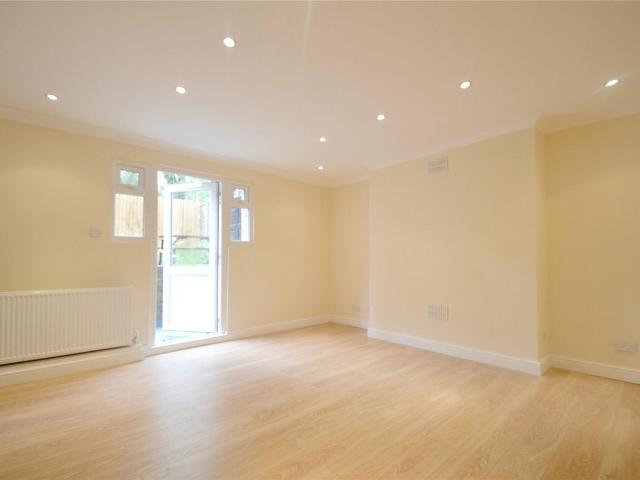 Selhurst Road, London SE25, 2 bed flat to rent, £1,650 pcm | PrimeLocation