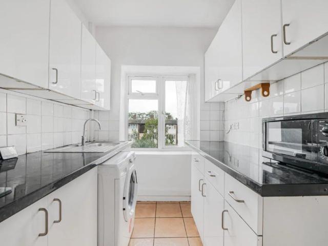 Selhurst Road, Selhurst SE25, 1 bed flat to rent, £1,300 pcm | PrimeLocation
