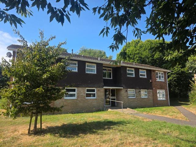 Selkirk Close, Wimborne BH21, 2 bed flat to rent, £995 pcm | PrimeLocation