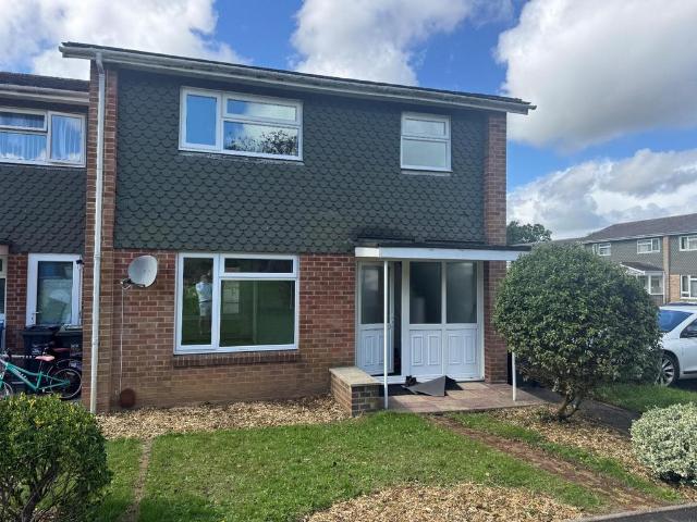 Selkirk Close, Wimborne 3 bed end of terrace house to rent £1,395 pcm £322 pw
