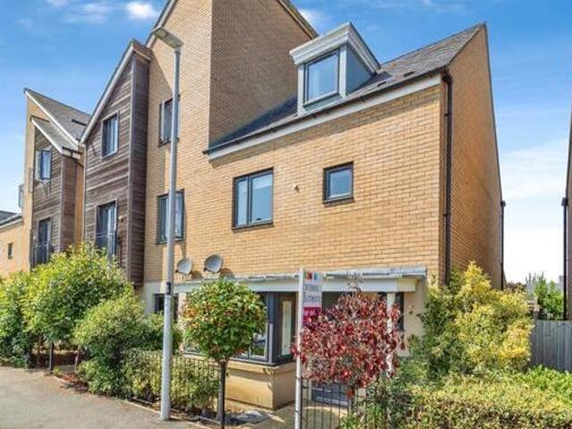 Selkirk Drive, Oakridge Park, 4 Bedroom Town