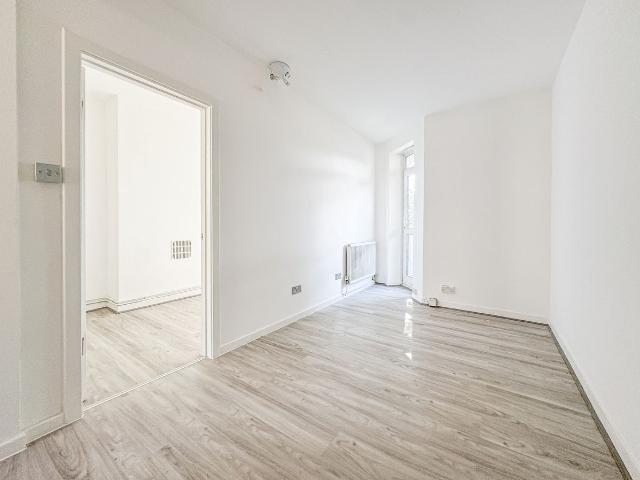 Selkirk House, Defoe Road, Hackney N16, 1 bed flat to rent, £1,650 pcm | PrimeLocation